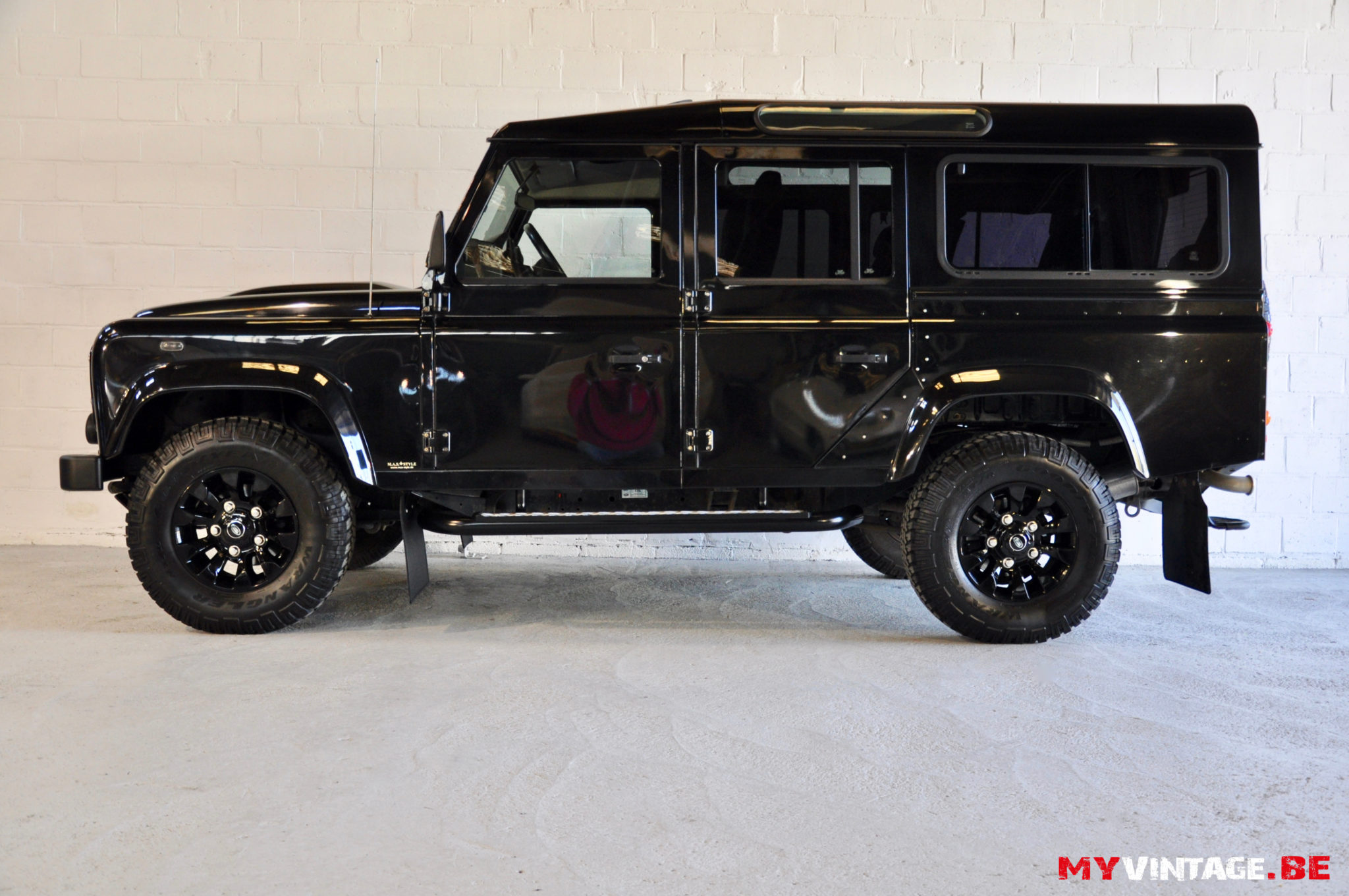 Land Rover Defender 2.2 TD4 Black Edition **7 PLACES UTILITAIRE** | MY ...