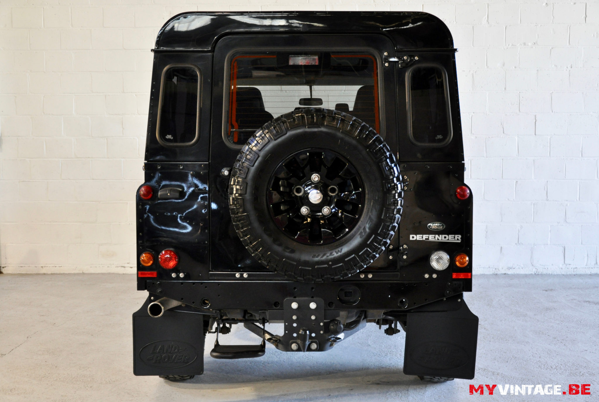 Land Rover Defender 2.2 TD4 Black Edition **7 PLACES UTILITAIRE** | MY ...